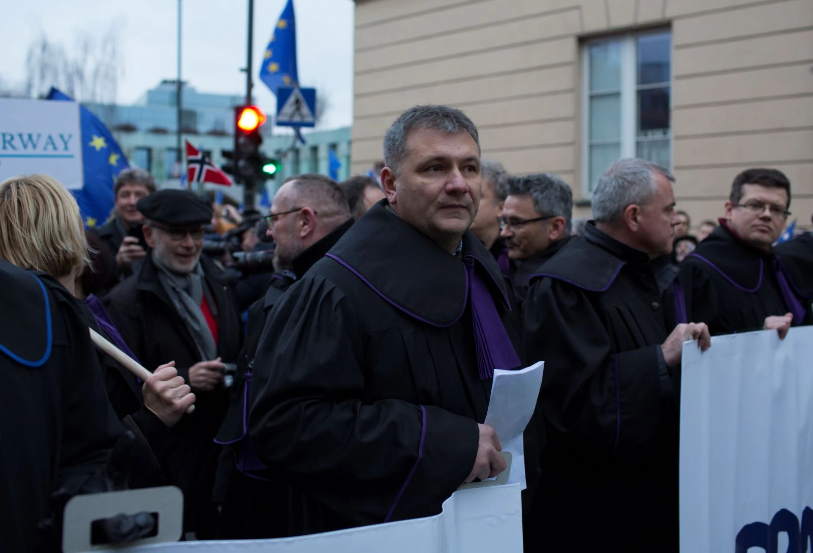 Pozwał sąd o pieniądze na zęby, domagał się zwrotu alimentów od córki. Oto nowy minister ...